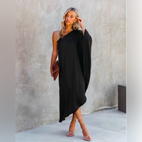 Vici | Dresses | Vicigoddess Of Beauty One Shoulder Satin Maxi ...
